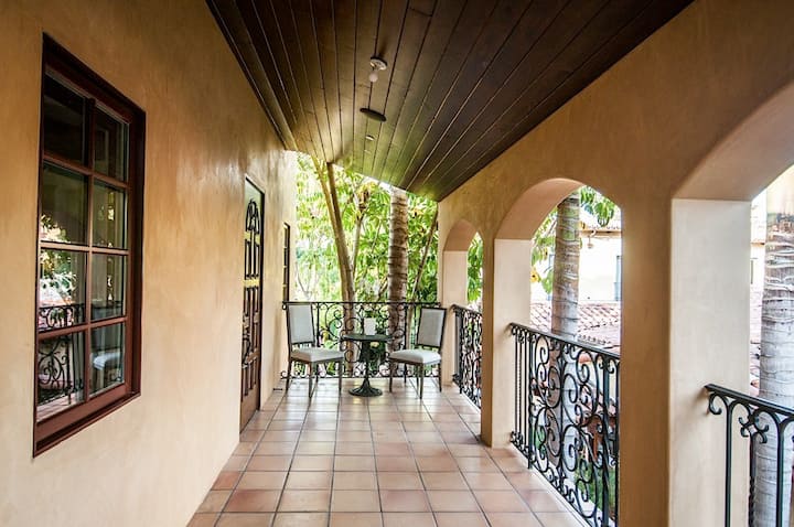 Beverly Hills Private Stay - Beverly Hills, CA