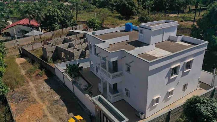Spacious 4 Bed Executive Mansion - Gambia