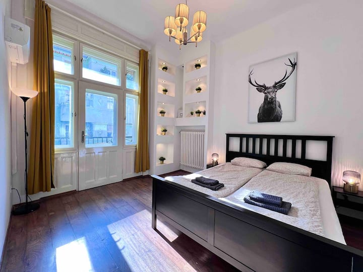 Central Newyork Café Home With 6ppl/2bth/balcony - Hungary