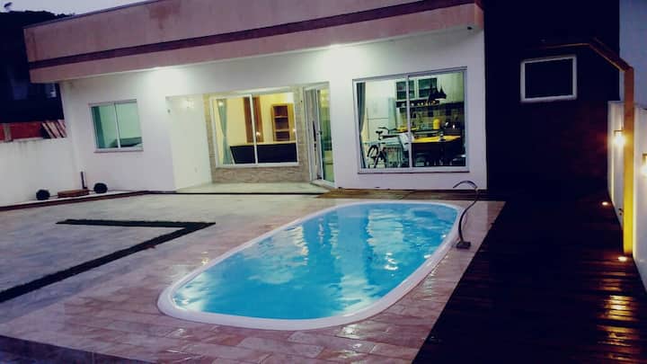 Casa Aconchegante Com Piscina Privativa - Pôrto Belo