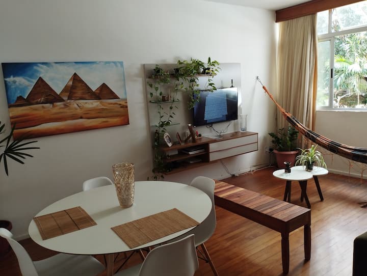 Quarto Amplo E Ventilado No Melhor Da Barra. - Barra