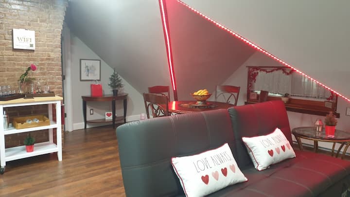 Cozy & Spacious 1 Bedroom Apt. W/ Parking. - The Bronx, NY