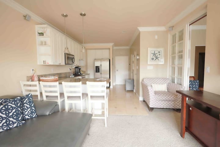 Resort Suite With Tennis Court View & King Beds - Carlsbad, CA
