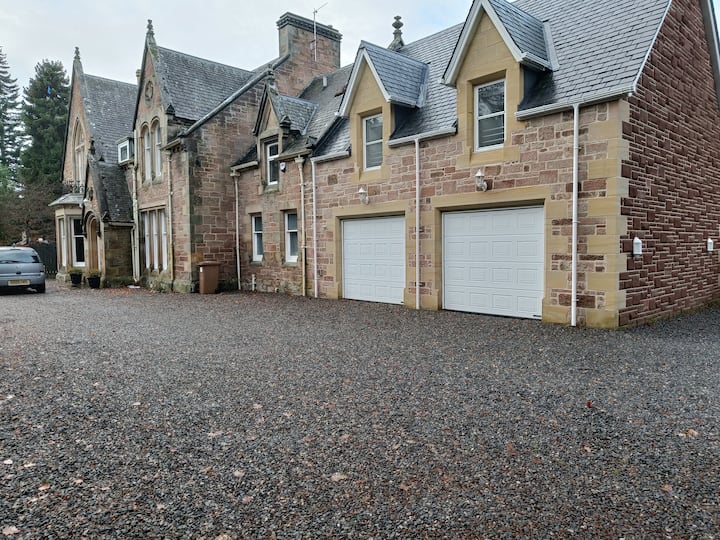 Studio Flat Above Garage With River View & Garden - Inverness