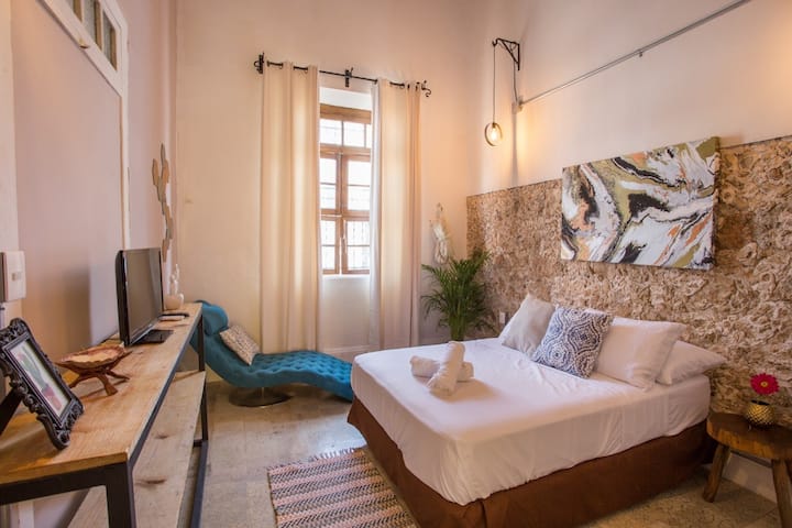 Casa Colonial Remodelada En El Barrio De Santa Ana - Mérida