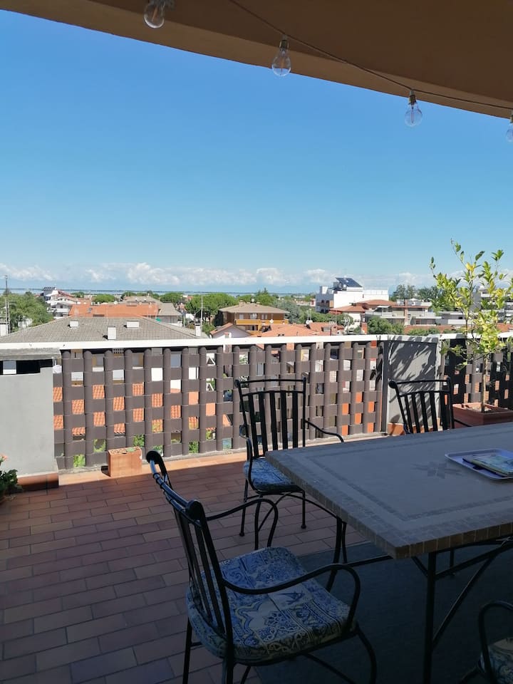 Cozy Flat With Big Terrace Near The Beach. - Lignano Sabbiadoro