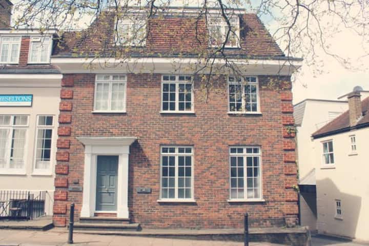 Acme Studio In Harrow On The Hill - Harrow