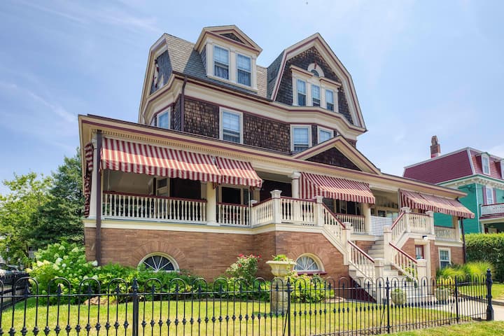 The Humphrey Hughes House - Cape May Beach Block - Cape May, NJ