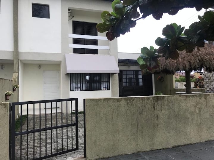 Sobrado Frente Mar No Litoral Do Paraná - Matinhos