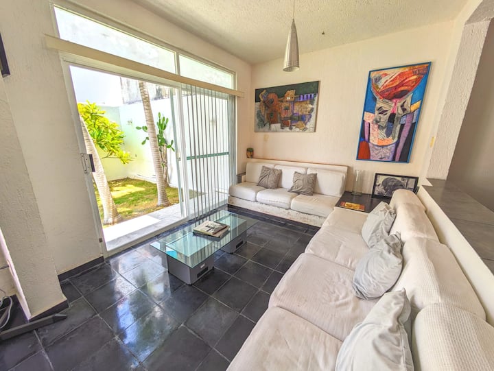 5min To Beach & Ferry, Room In Big House W/pool - Cancún