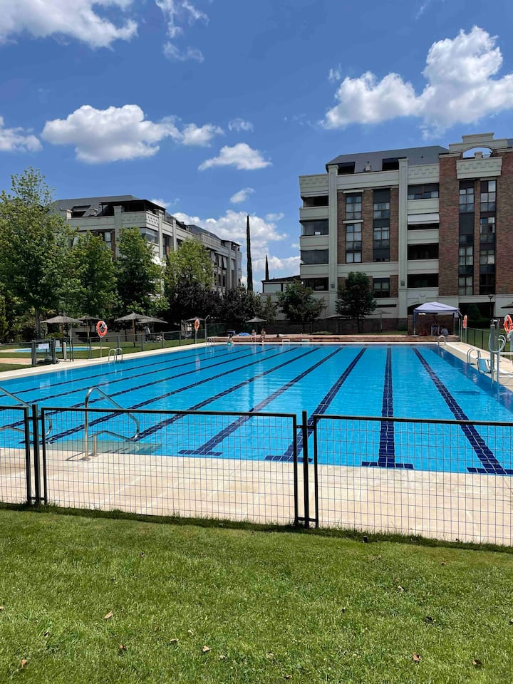 Piso Con Piscina En Urbanización De Lujo - Boadilla del Monte