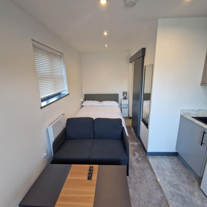 Cosy Self-contained Annex In Bs5 - Bristol