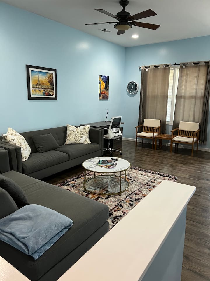 Charming Home In Heart Of St. Joseph |30+ Days - Louisville, KY