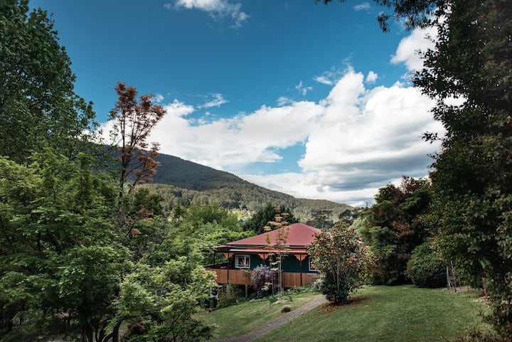 Margate - Character House With Mountain Views - Currawong Rd