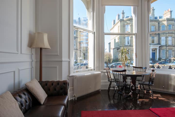 Brighton Seaview Beach Cafés - Restaurants - Bars - Hove