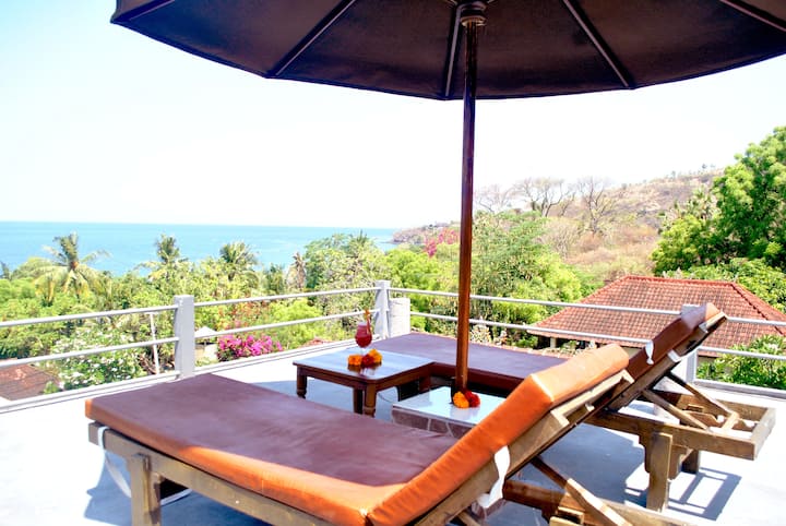 Titi Sedana Avec Vue Sur Mer - Seraya