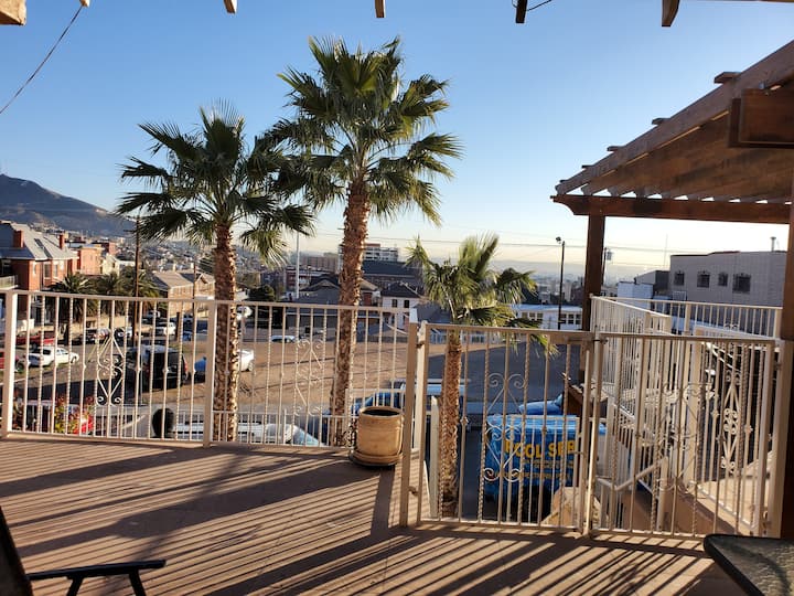 Historic Downtown Cozy 4 Person 2bedroom Apartment - El Paso, TX
