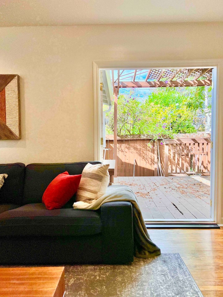 Private Cozy Room In A Spacious House - San Carlos, CA