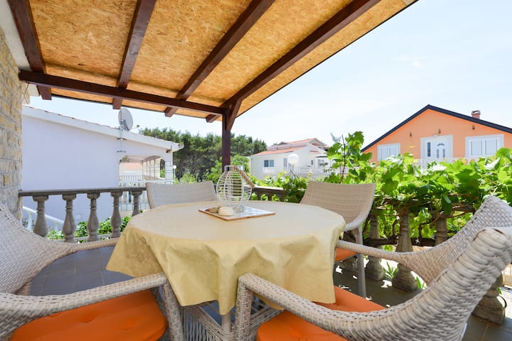 Apartment Close To The Beach, Vir - Vir