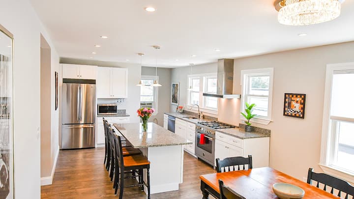Modern, Spacious, Top Floor Condo In A++ Location! - Somerville, MA