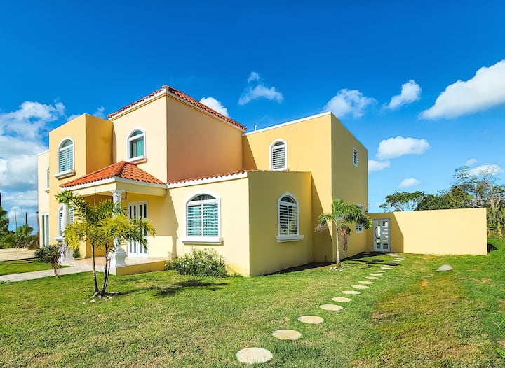 Tropical Retreat:5r Private Pool Sleep 20 Washer/d - Aguadilla