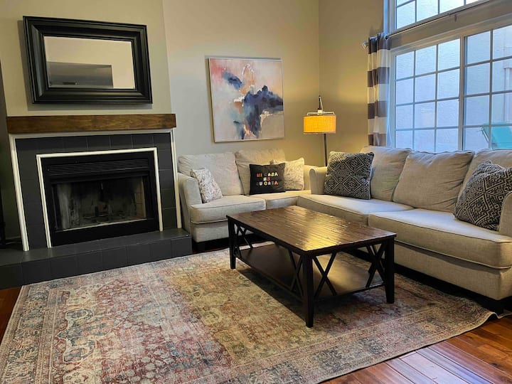 Darling Patio Home In Great Ne Neighborhood - Albuquerque, NM
