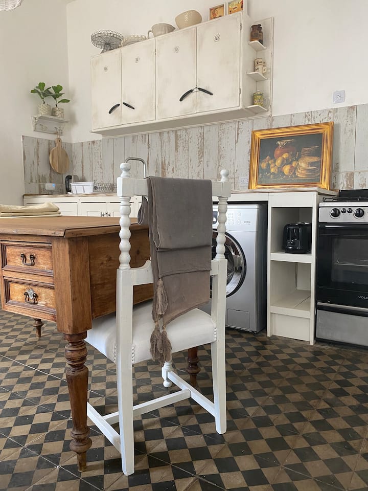 Casa Reciclada En El Centro Con Cochera - San Nicolás de los Arroyos