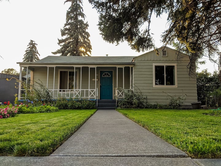 Casa De Johnson Grande - Long Term - Redmond, OR