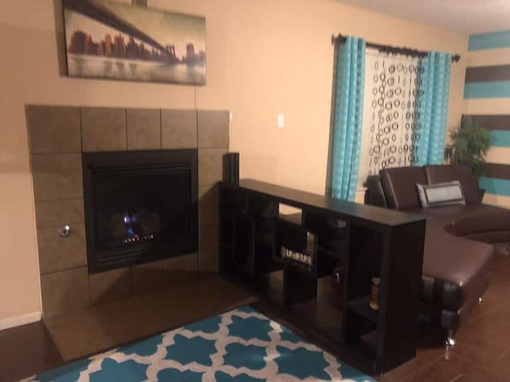 Westside El Paso Hermosa Casa Grande Con Muchas Ventajas Contemporáneo Agradable Patio Trasero - El Paso, TX