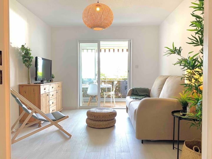 Studio : 5’ Plage, 10’ Centre : Internet, Parking - Le Castellet
