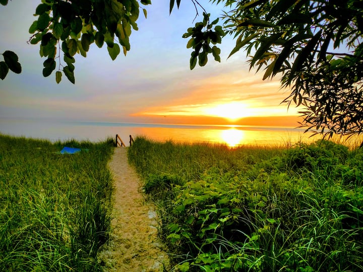 Lakeside Cottage With Beach Access - Union Pier, MI