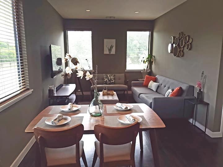 Dallas Mid-centry Modern In Prime Location - Dallas, TX