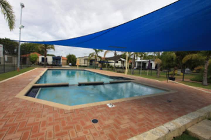 Geographe Bay Holiday Park Unit 60 On The Beach - Broadwater