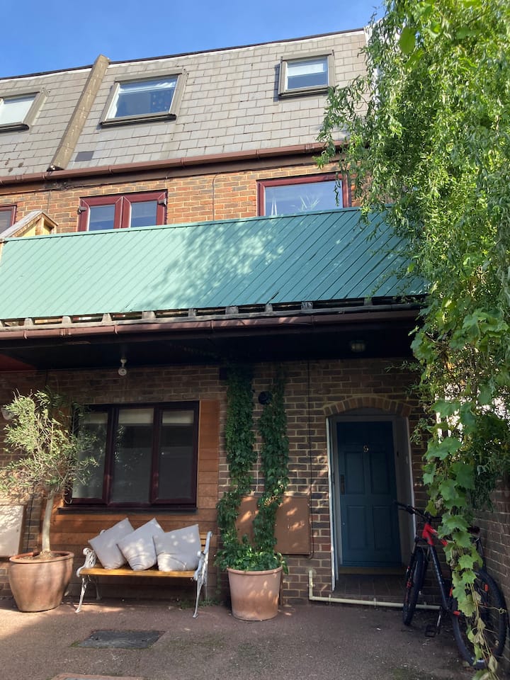 Charming 3-bed Retreat In Quiet Mews, Near Beach - Hove