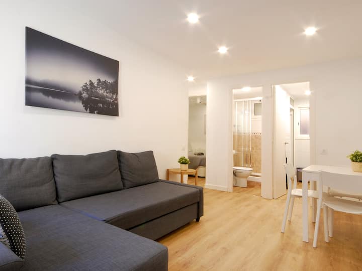 Cozy Apartment Near Barcelona - L'Hospitalet de Llobregat