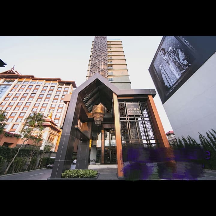 Astra B6 Chiangmai Nightmarket清迈古城夜市 无边泳池套房 - Chiang Mai