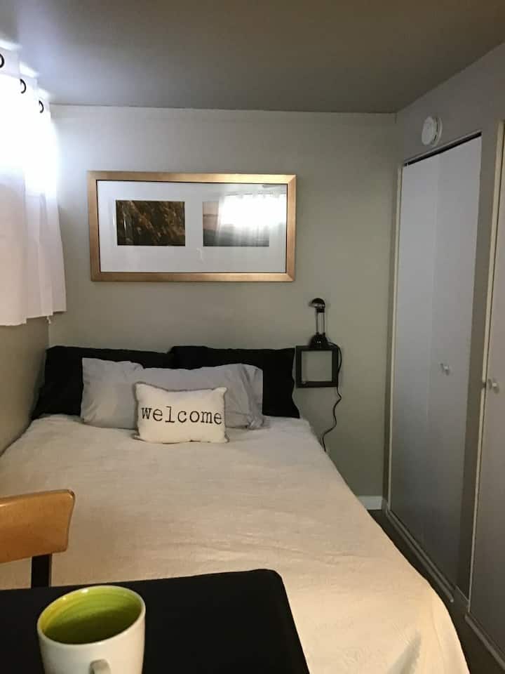 Cozy Clean Studio Apartment, Stovetop, Tv, Netflix - 