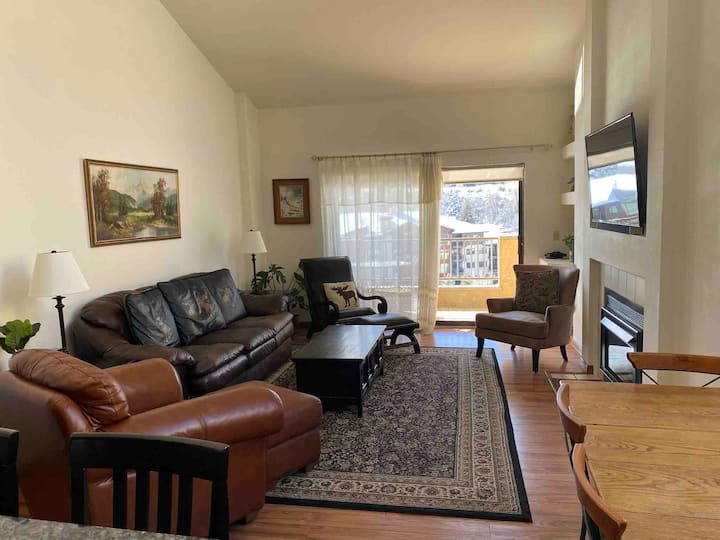 Avon Condo, Garage, Views, And Steps From Lift - Avon, CO