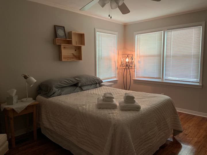 Room To Spread Out; Central Tallahassee Location - 탤러해시