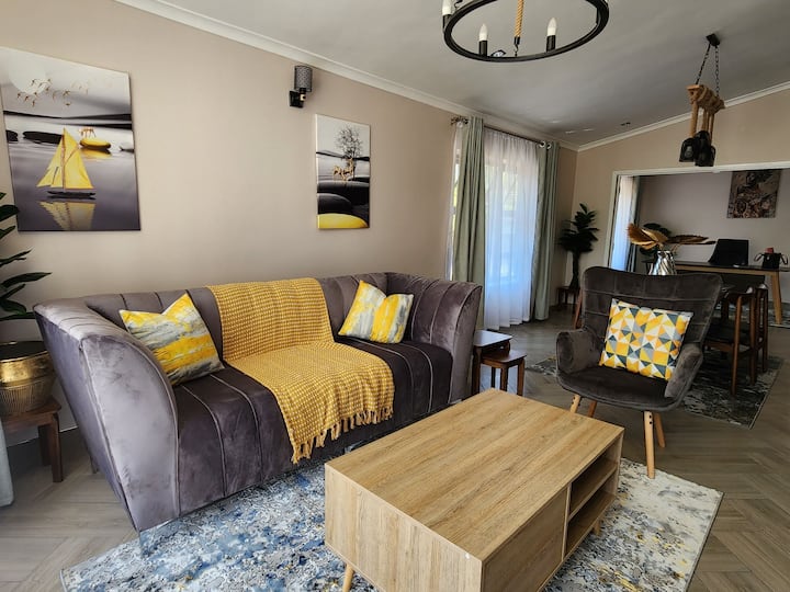 7arts Rosa - Lilongwe