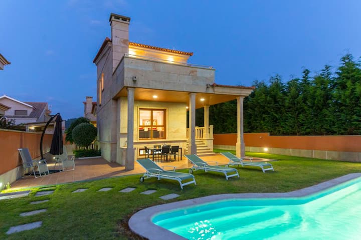 Chalet Con Piscina En La Lanzada-sanxenxo - O Grove
