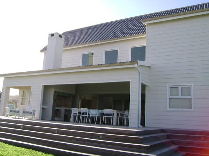 Beautiful Cottage, Fantastic Beach! - Oyster Bay