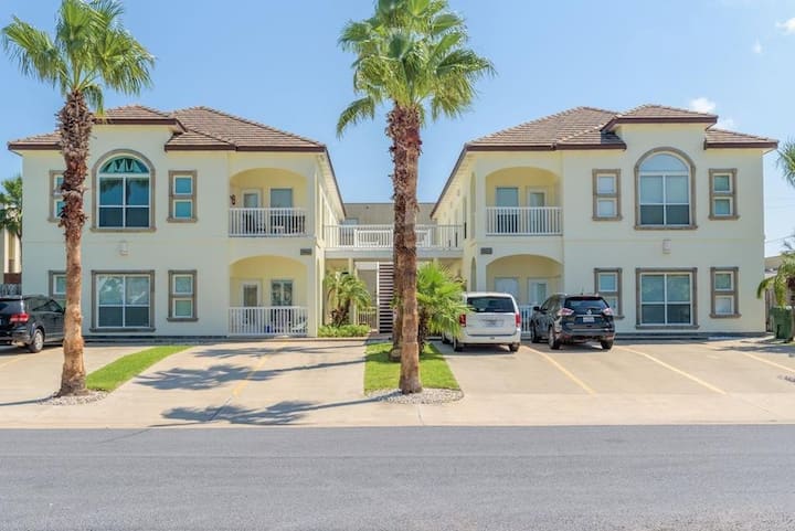 Wind & Waves For Your Perfect Island Getaway! - South Padre Island