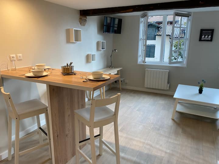 Appartement Hyper Centre,  Au Calme, Vue Sur Toits - Bayona, Francia