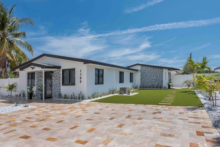 Luxe Resort Villas Iii - Delray Beach, FL