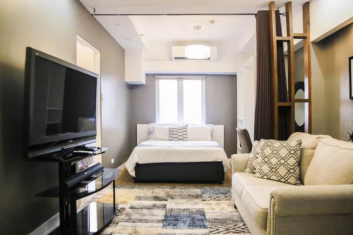 Stylish Chic For Families N Friends W/parking&net - Quezon City