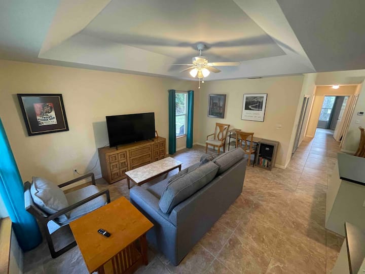 Pet Friendly & 15 Min To Beach - New Bathroom! - Vineyards, FL
