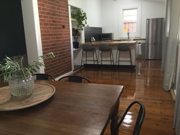 Centre Of Town - The Townhouse - Dubbo