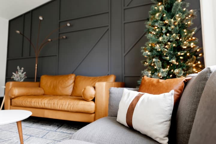 Lux - Mid-century Modern King Suite - Ev Lv2 - Salem, OR