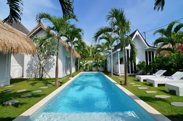 Beautiful 4br Villa & Pool In Seminyak Square - Bali